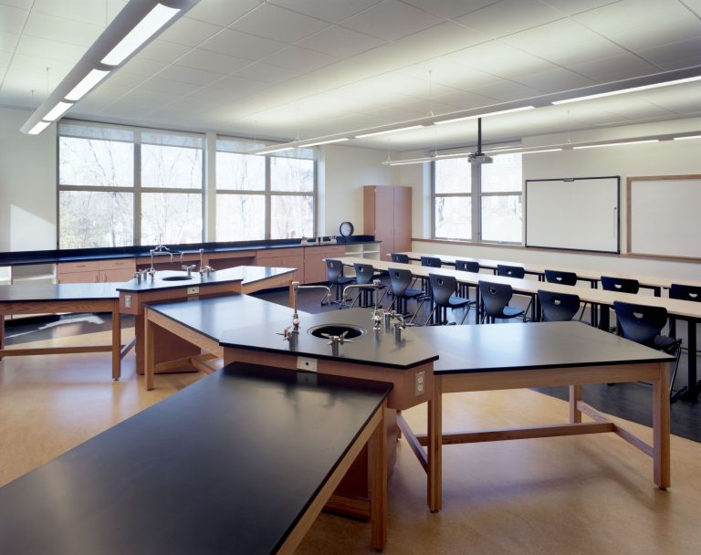 Tilton Science Room - Simons Architects